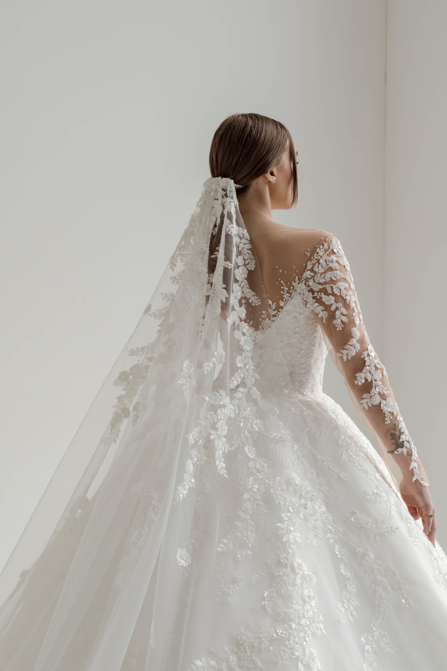 Unlocking the Elegance: The Key to Looking Stunning on Your Wedding Day ...